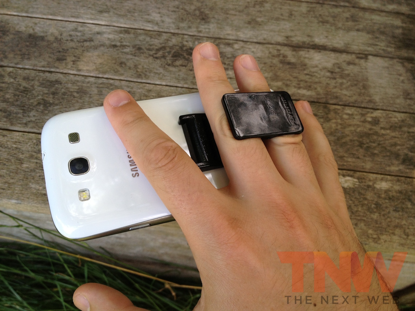 The Flygrip: Get to Grips With Your Gadgets...Quite Literally