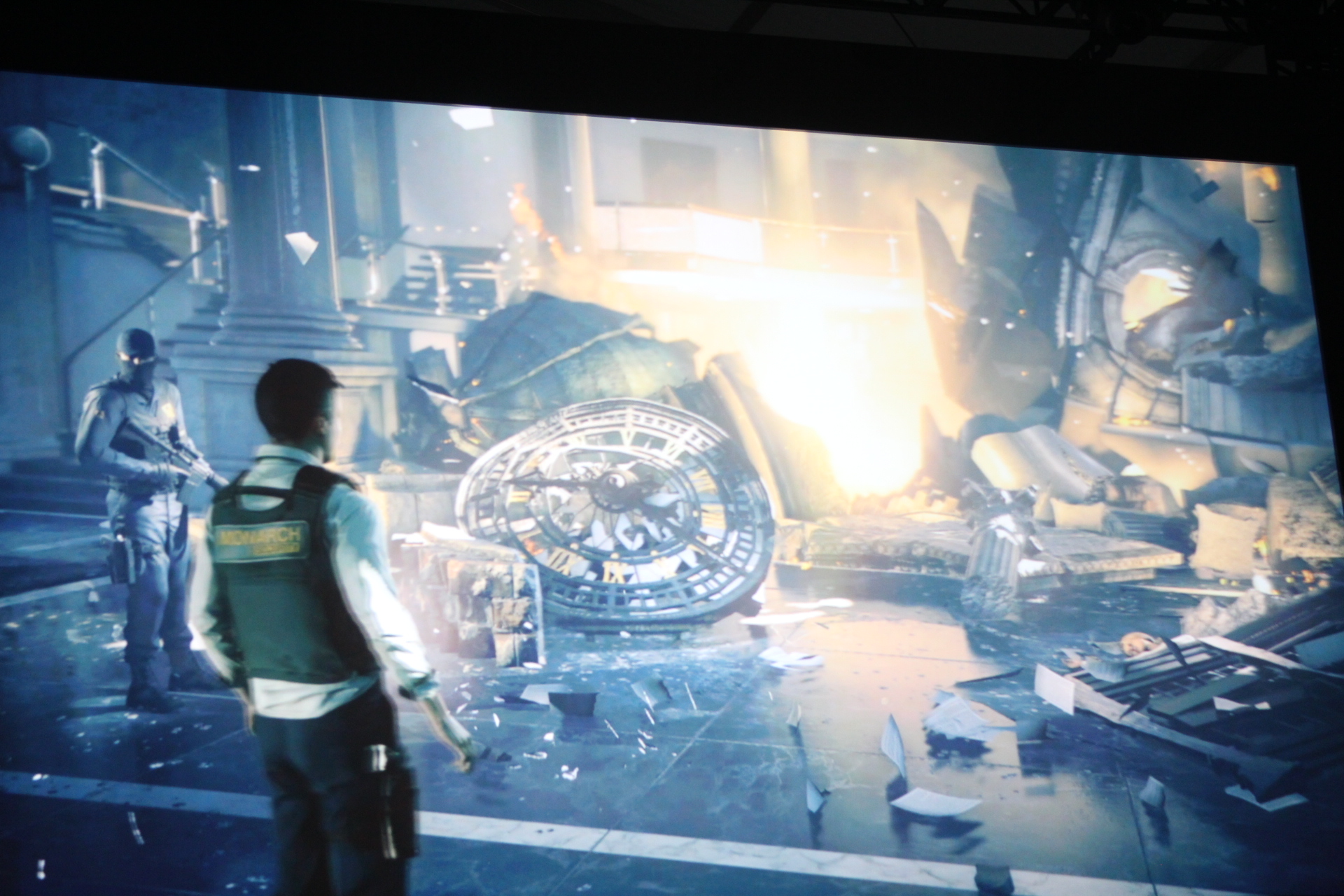 Microsoft introduces Xbox One with 8GB RAM, USB 3.0, WiFi Direct, Blu ...