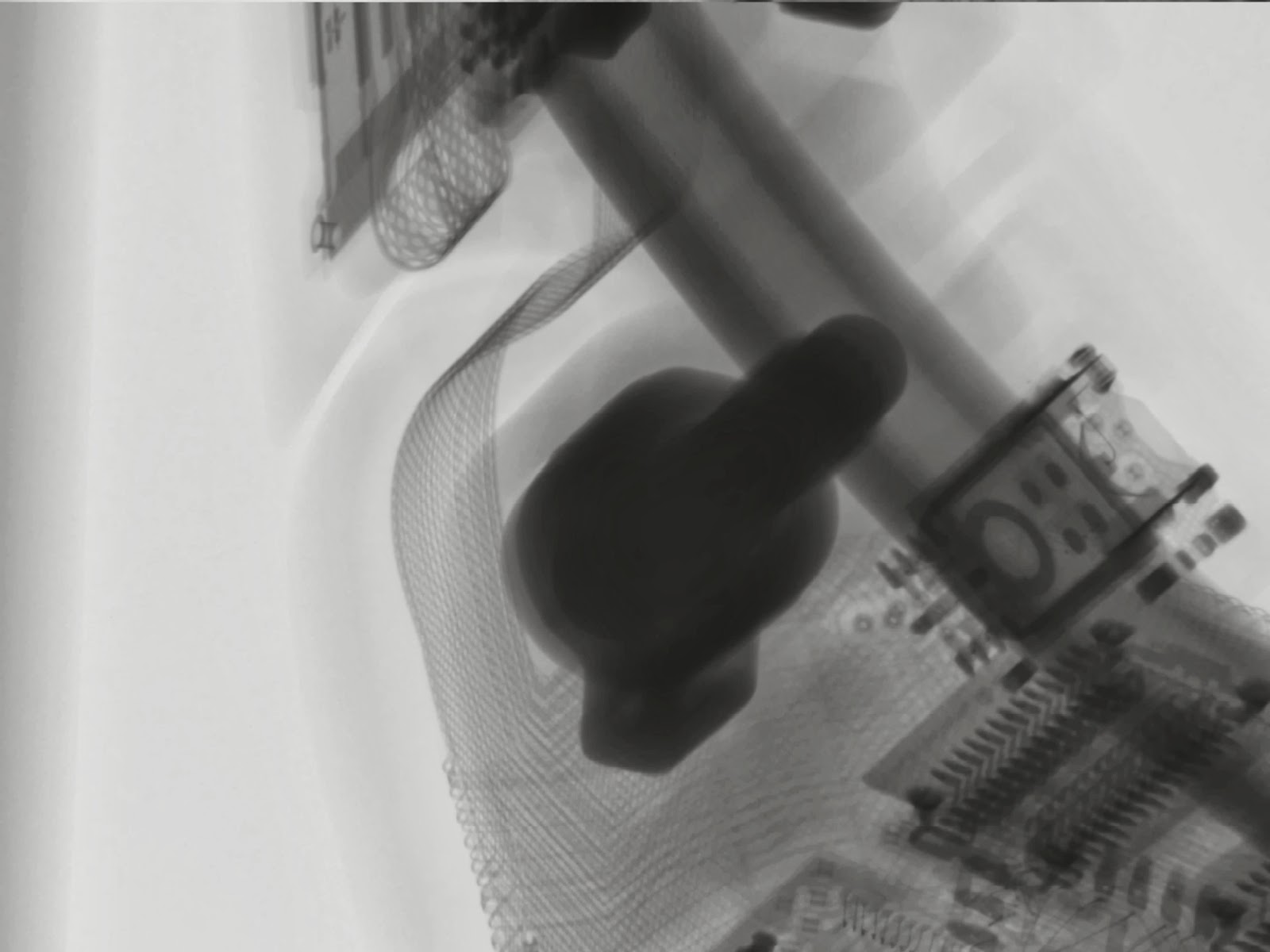 This Is What Google Glass Looks Like Under X-Ray