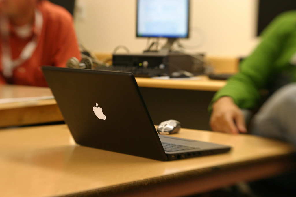 30 years in 33 photos: A Visual History of the Apple Mac