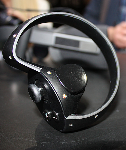 A close-up look at the Oculus Rift and Touch controller