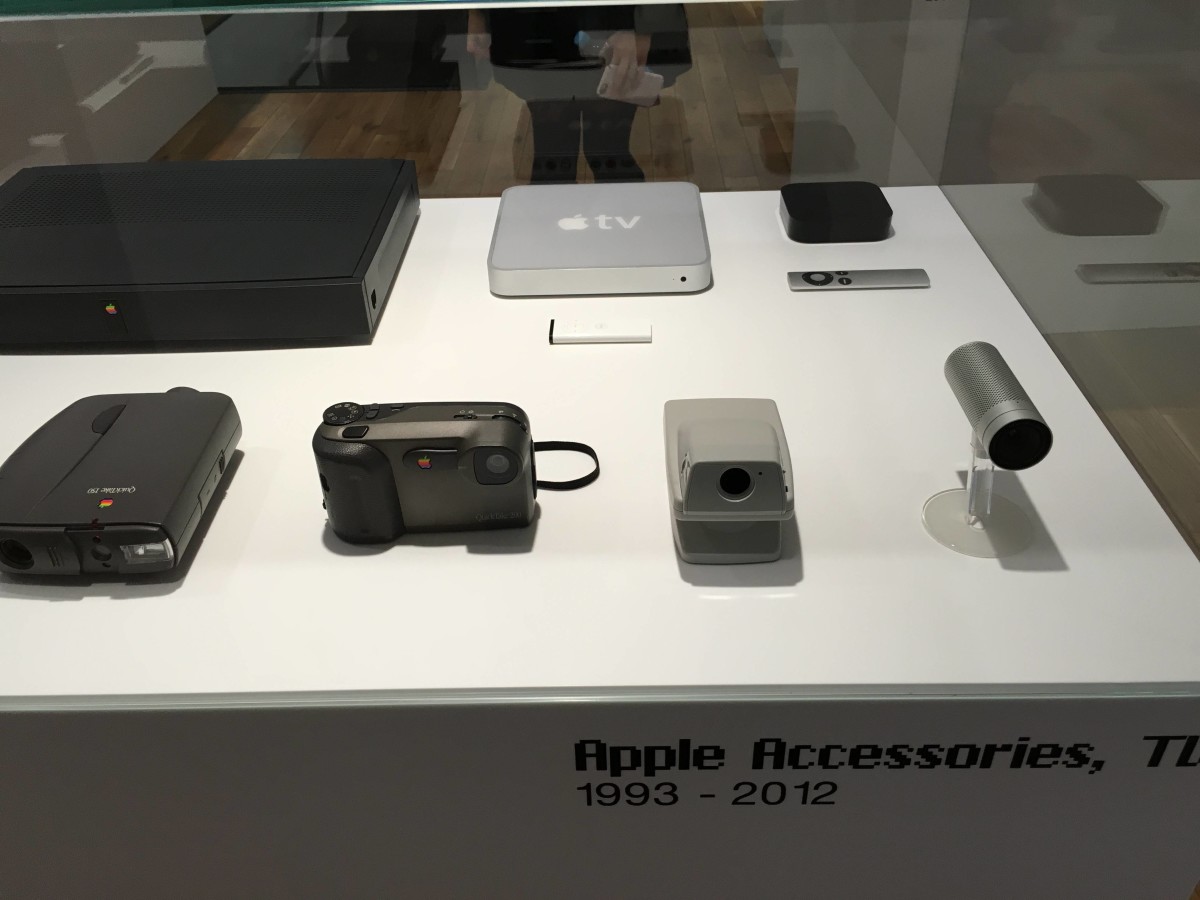 Check out these pictures of the awesome new Apple museum in Prague