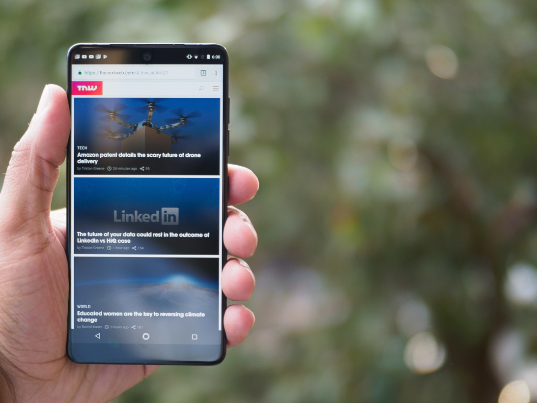Essential Phone PH-1 Review: A stunning phone that feels incomplete