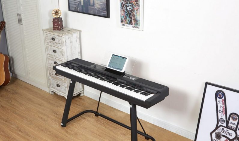 Review: The One Smart Keyboard Pro uses RGB lights to help you play piano
