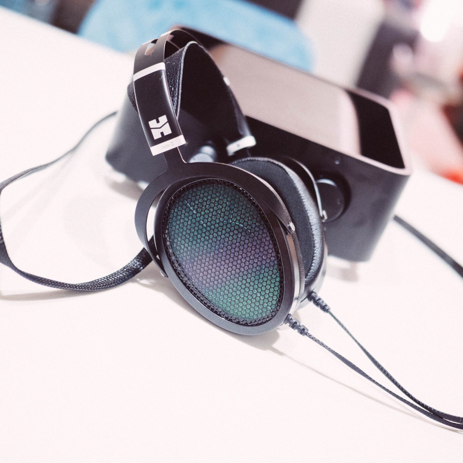 Hifiman Jade II Review: This $2,500 headphone sacrifices portability ...