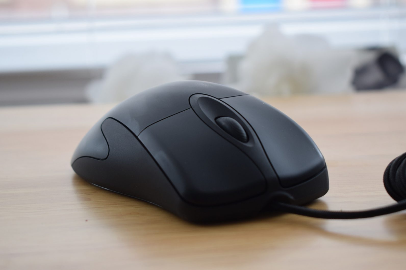 Review: The Microsoft Pro Intellimouse is a really, really lovely mouse