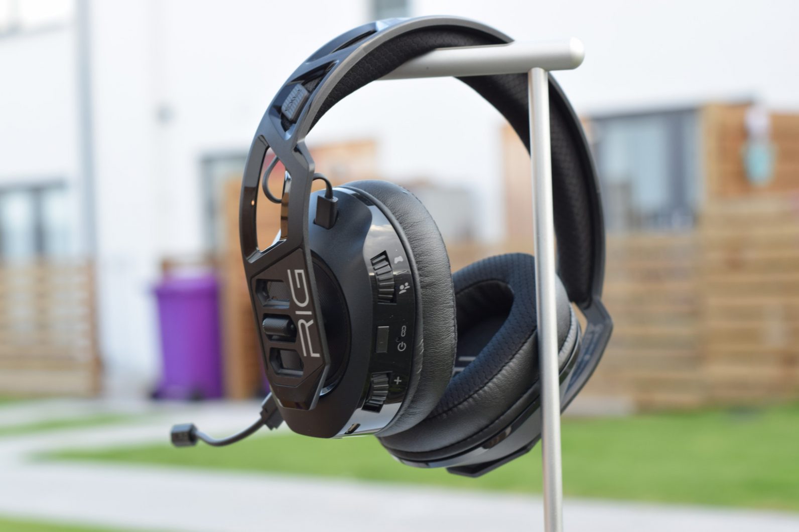 Review: The Plantronics RIG 700HX is a gaming headset I wouldn’t be ...