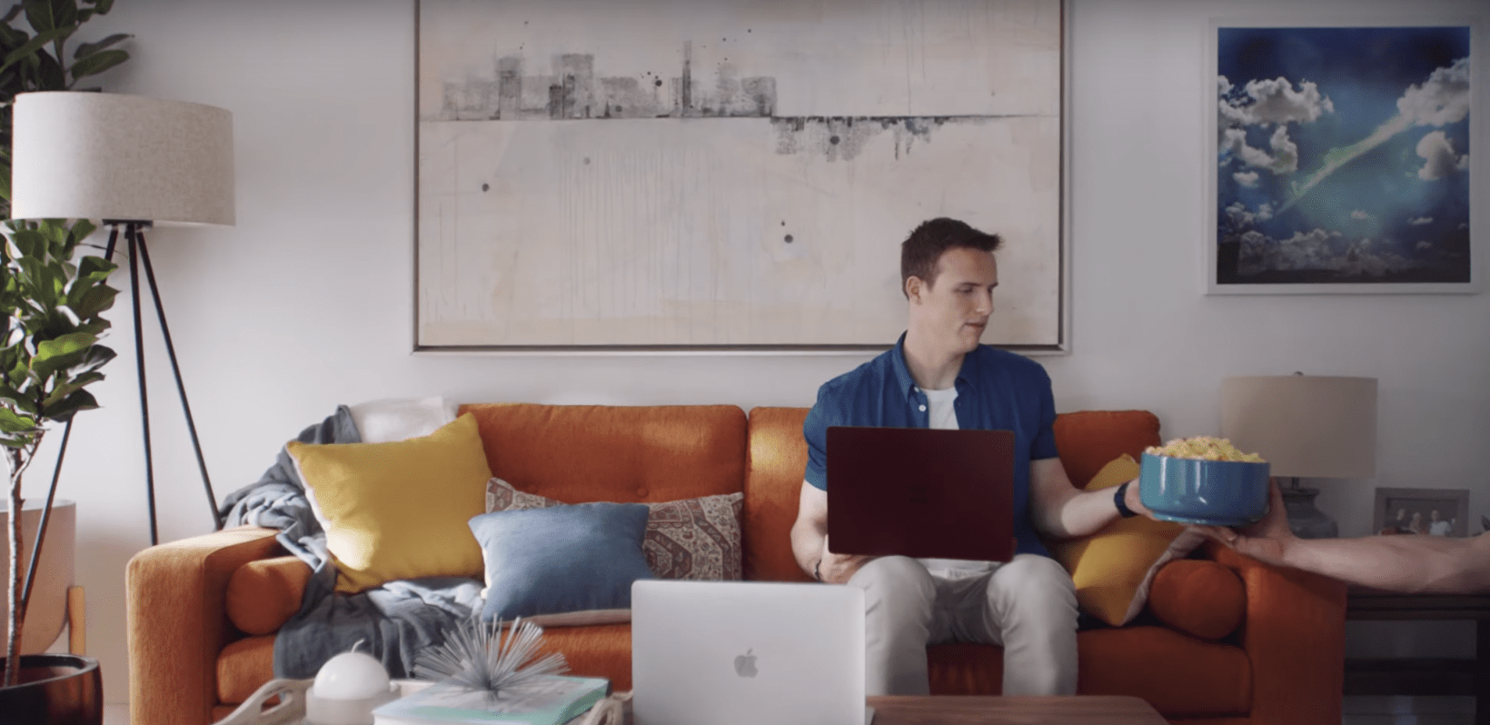 [Best of 2019] We have some questions about Microsoft’s ‘Mac Book’ advert
