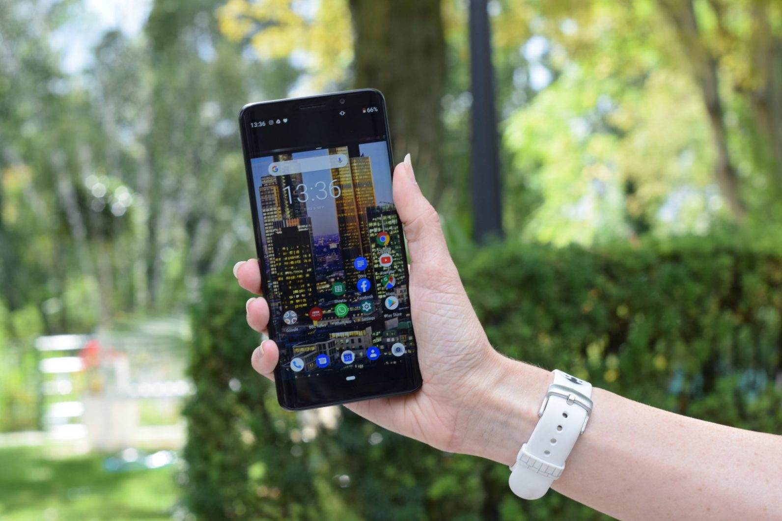 The F(x)tec Pro 1 proves there’s room for keyboard slider phones in 2019