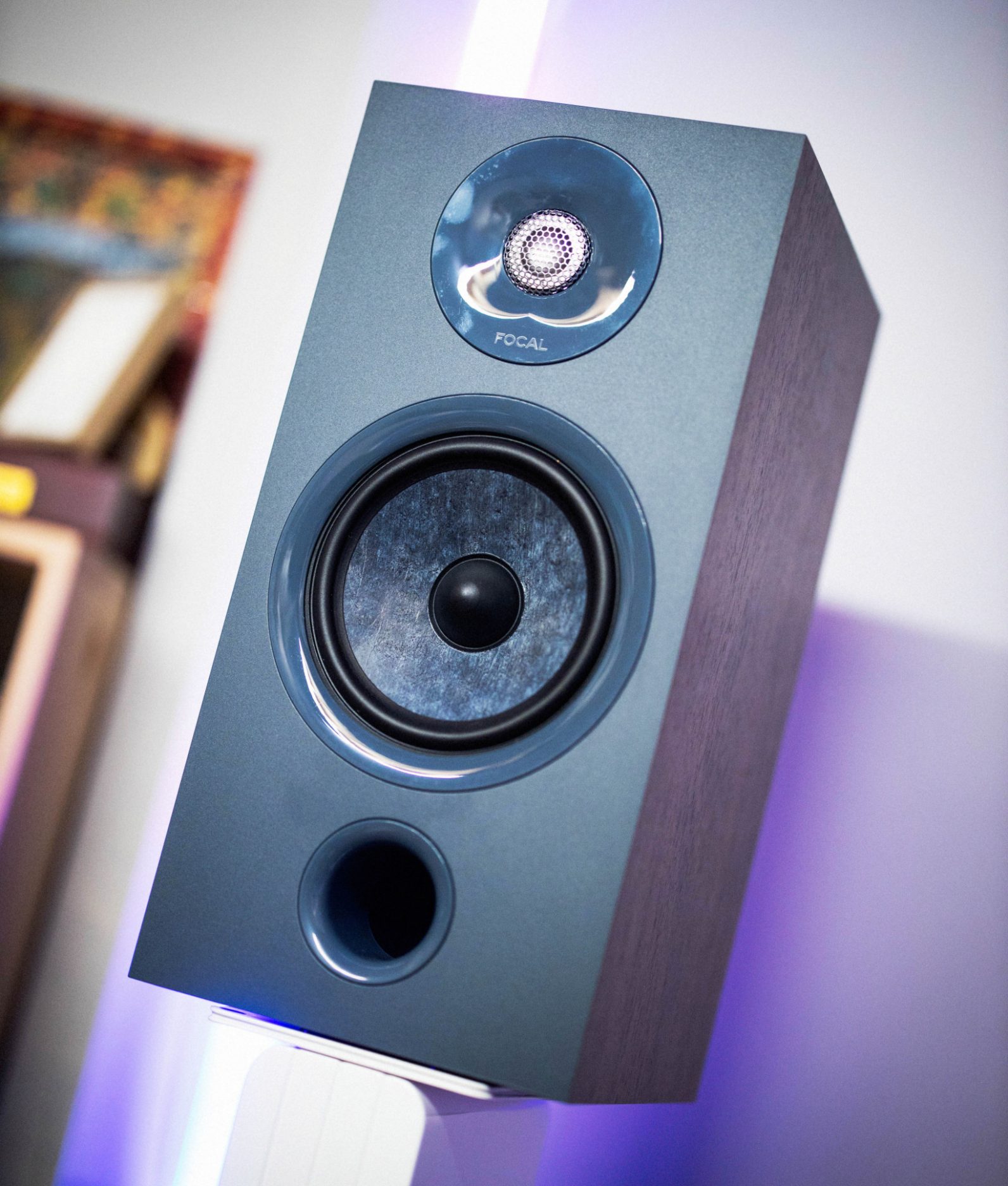 What does a speaker’s ‘waveguide’ do, and why does it matter?