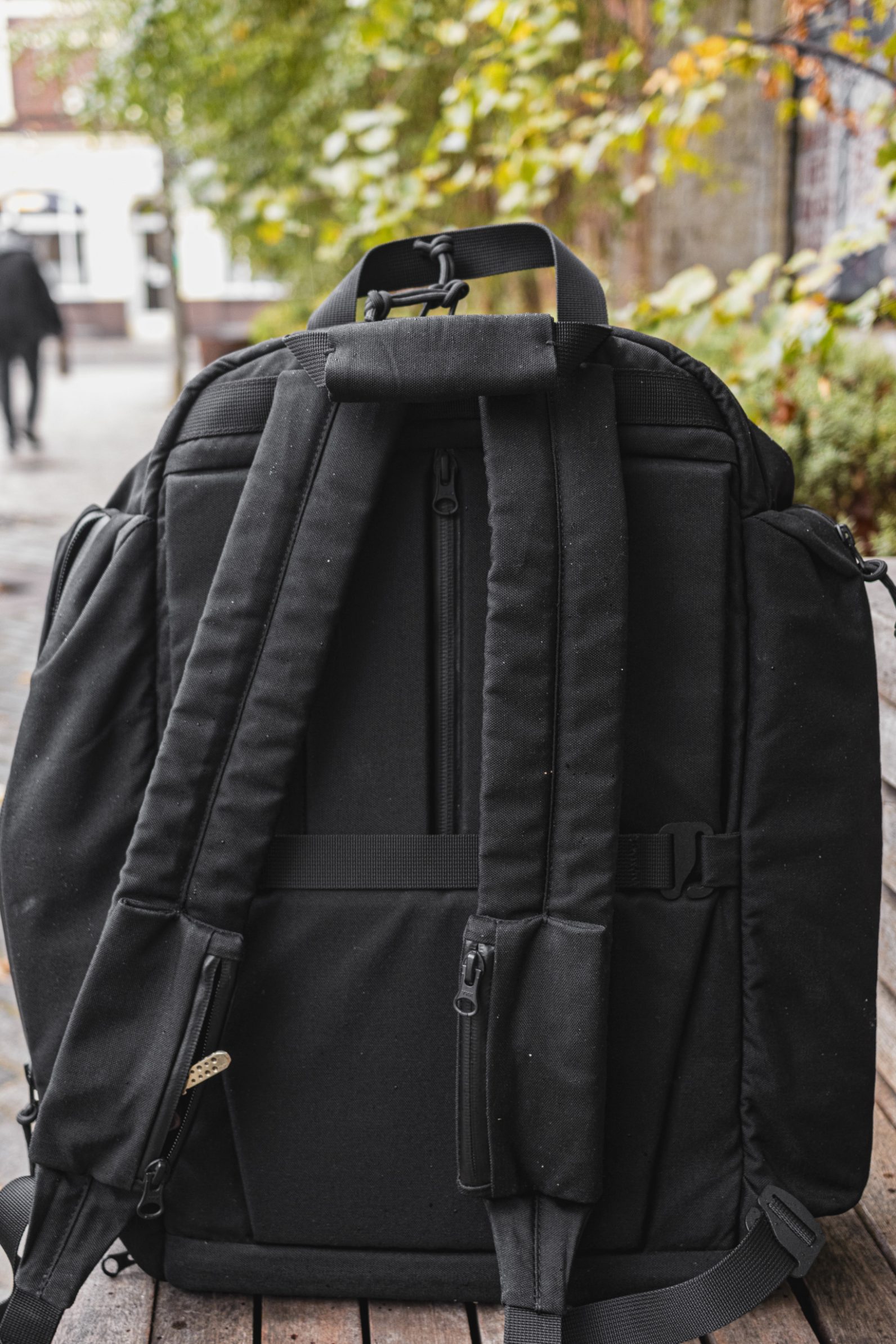 Huru’s new backpack is spacious enough for your many, many gadgets