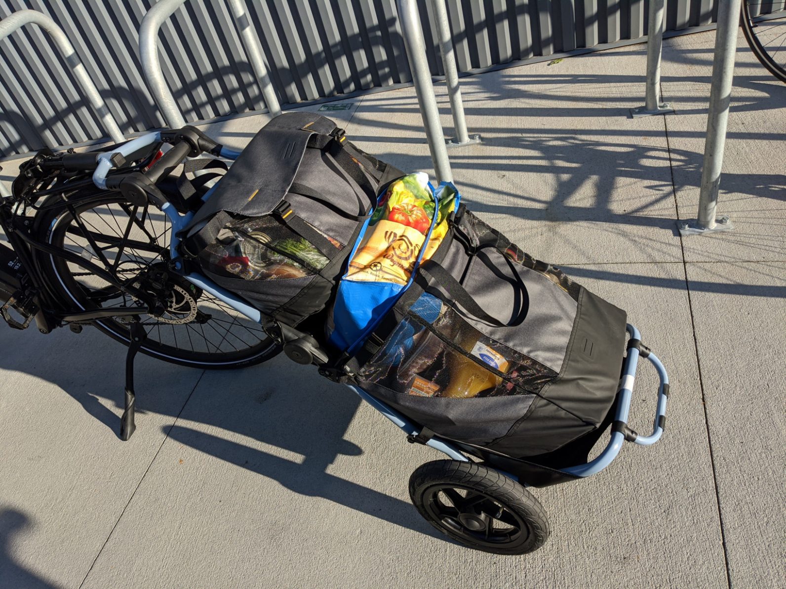 Review: The Burley Travoy is an almost-perfect bike trailer for city life