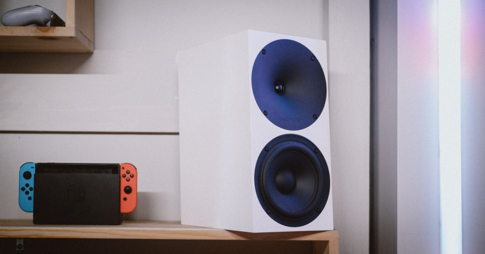 What does a speaker’s ‘waveguide’ do, and why does it matter?